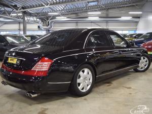 Black Maybach 57 2003 in Riga, with an engine capacity of 5.50 L and mileage of 118 thousand km for 54000 €, photo 37 on AUTOMOTO.COM.LV