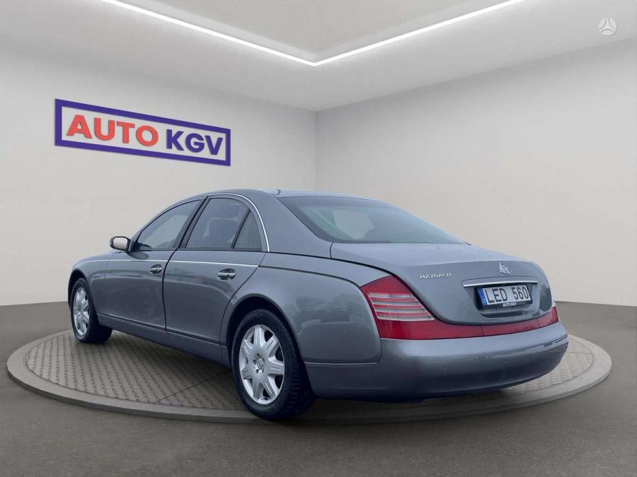 Pelēks Maybach 57 2008 Viļņa, ar dzinēja tilpumu 5.50 L un nobraukumu 151 tūkst. km par 56999 €, foto 4 vietnē AUTOMOTO.COM.LV