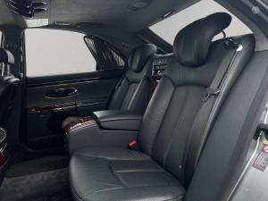 Pelēks Maybach 57 2008 Viļņa, ar dzinēja tilpumu 5.50 L un nobraukumu 151 tūkst. km par 56999 €, foto 12 vietnē AUTOMOTO.COM.LV