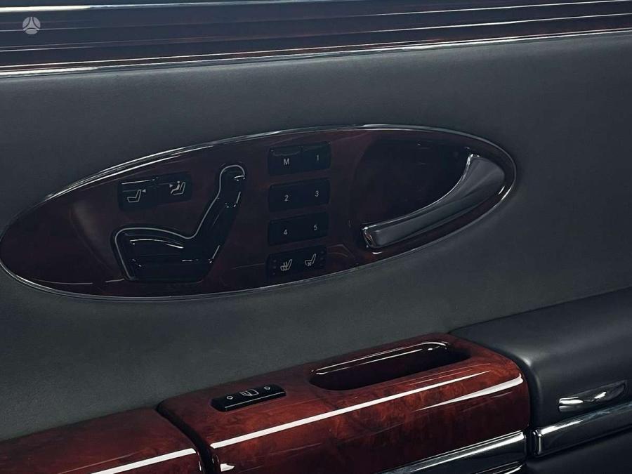 Pelēks Maybach 57 2008 Viļņa, ar dzinēja tilpumu 5.50 L un nobraukumu 151 tūkst. km par 56999 €, foto 18 vietnē AUTOMOTO.COM.LV