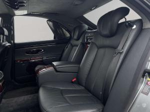 Pelēks Maybach 57 2008 Viļņa, ar dzinēja tilpumu 5.50 L un nobraukumu 151 tūkst. km par 56999 €, foto 12 vietnē AUTOMOTO.COM.LV