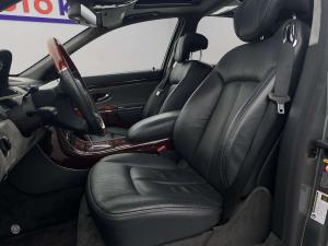Pelēks Maybach 57 2008 Viļņa, ar dzinēja tilpumu 5.50 L un nobraukumu 151 tūkst. km par 56999 €, foto 14 vietnē AUTOMOTO.COM.LV