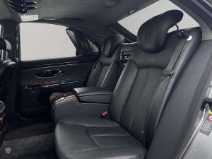 Pelēks Maybach 57 2008 Viļņa, ar dzinēja tilpumu 5.50 L un nobraukumu 151 tūkst. km par 49999 €, foto 12 vietnē AUTOMOTO.COM.LV
