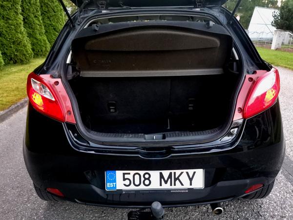 Black Mazda 2 2008 in Tartu, with an engine capacity of 1.30 L and mileage of 90 thousand km for 1200 €, photo 8 on AUTOMOTO.COM.LV