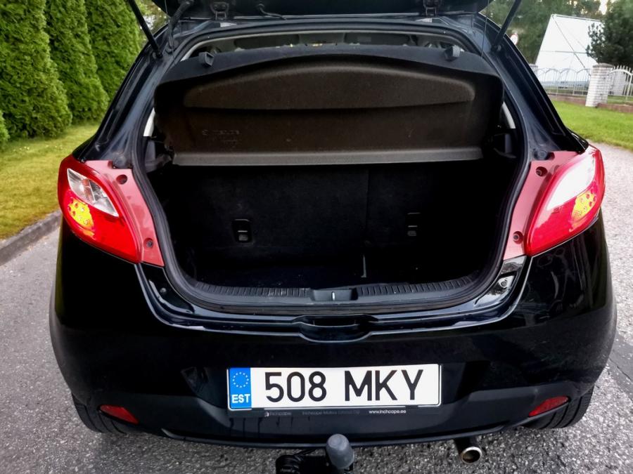 Melns Mazda 2 2008 Tartu, ar dzinēja tilpumu 1.30 L un nobraukumu 90 tūkst. km par 1200 €, foto 17 vietnē AUTOMOTO.COM.LV