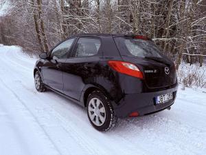 Melns Mazda 2 2009 Viļņa, ar dzinēja tilpumu 1.35 L un nobraukumu 170 tūkst. km par 1850 €, foto 5 vietnē AUTOMOTO.COM.LV