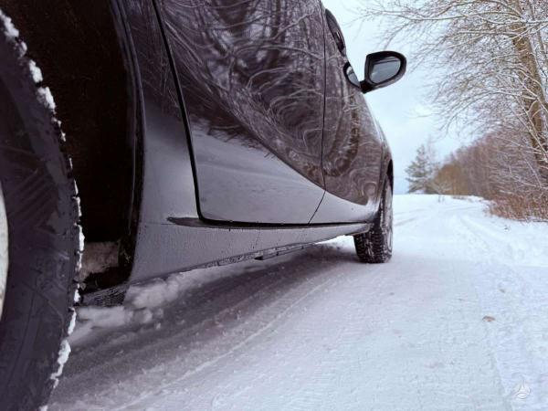 Black Mazda 2 2009 in Vilnius, with an engine capacity of 1.35 L and mileage of 170 thousand km for 1850 €, photo 10 on AUTOMOTO.COM.LV