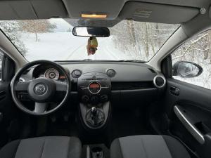 Black Mazda 2 2009 in Vilnius, with an engine capacity of 1.35 L and mileage of 170 thousand km for 1850 €, photo 16 on AUTOMOTO.COM.LV