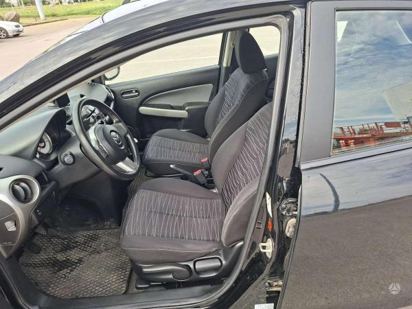 Black Mazda 2 2010 in Siauliai, with an engine capacity of 1.40 L and mileage of 250 thousand km for 1700 €, photo 5 on AUTOMOTO.COM.LV