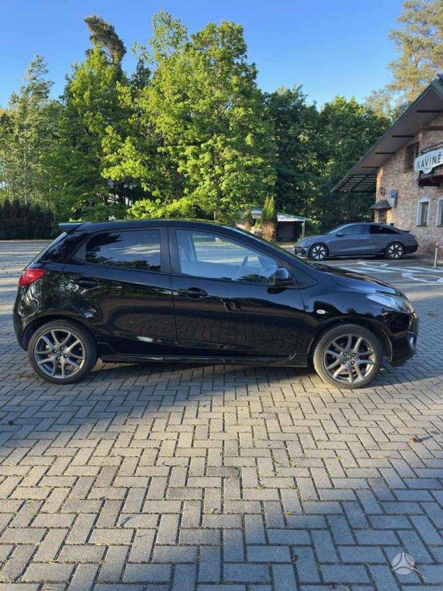 Melns Mazda 2 2013 Šauļi, ar dzinēja tilpumu 1.35 L un nobraukumu 170 tūkst. km par 2999 €, foto 3 vietnē AUTOMOTO.COM.LV