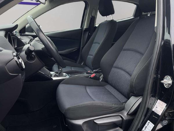 Black Mazda 2 2015 in Vilnius, with an engine capacity of 1.50 L and mileage of 103 thousand km for 4999 €, photo 10 on AUTOMOTO.COM.LV