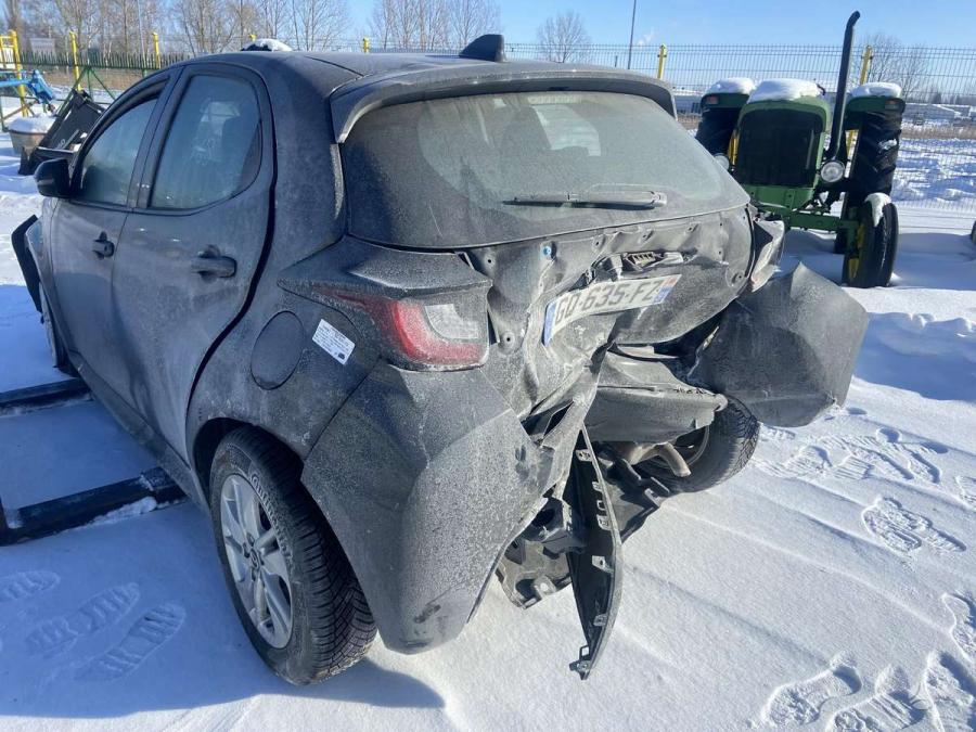 Черный Мазда 2 2023 в Таураге, объемом двигателя 1.50 л и пробегом 33 тыс. км за 5900 €, фото 4 на AUTOMOTO.COM.LV