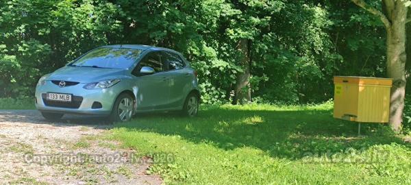 Blue Mazda 2 2008 in Tallinn, with an engine capacity of 1.30 L and mileage of 170 thousand km for 1400 €, photo 9 on AUTOMOTO.COM.LV