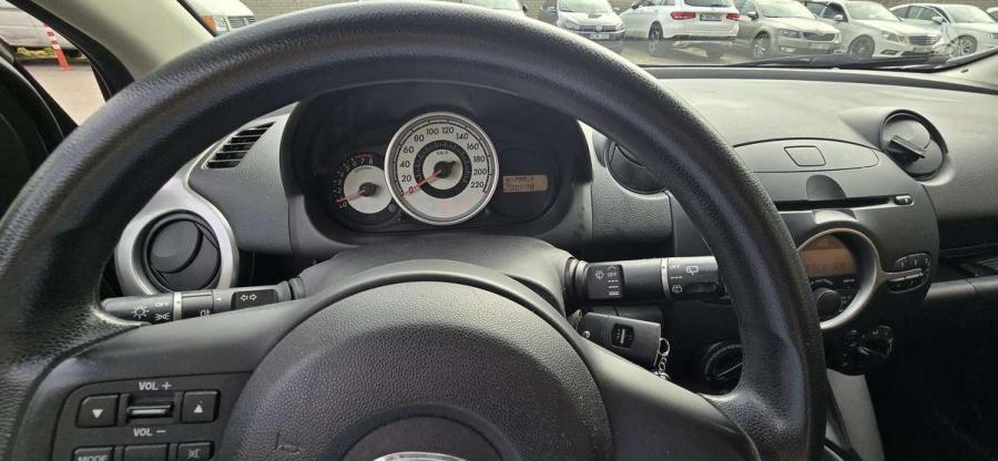 Zils Mazda 2 2008 Kauņa, ar dzinēja tilpumu 1.35 L un nobraukumu 201 tūkst. km par 1350 €, foto 7 vietnē AUTOMOTO.COM.LV
