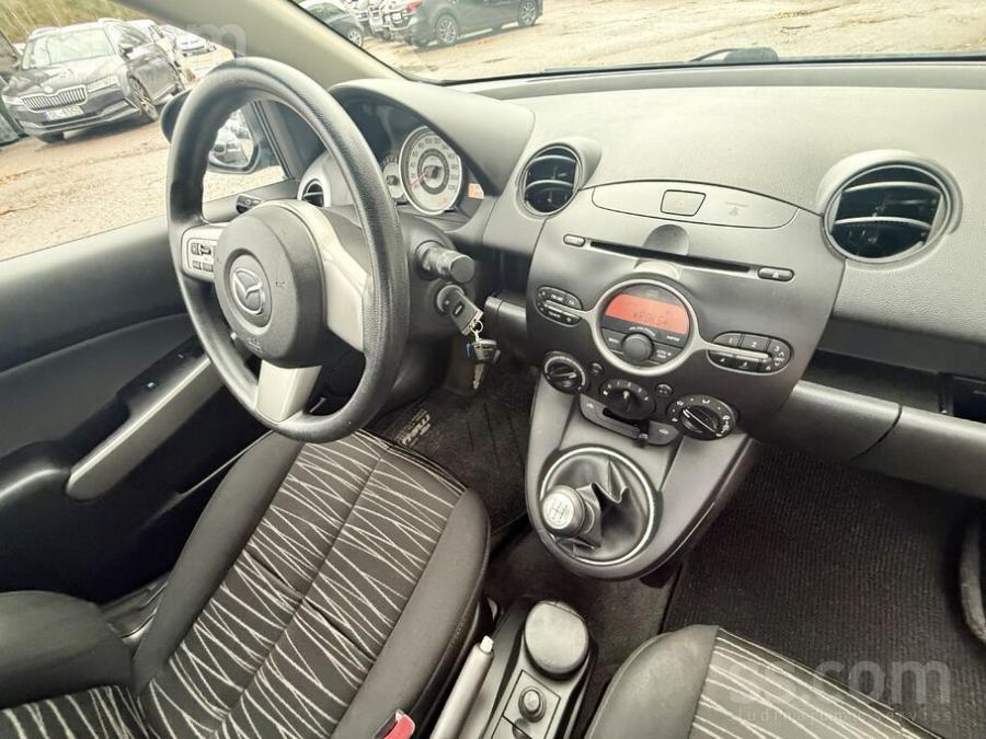 Zils Mazda 2 2009 Rīga, ar dzinēja tilpumu 1.30 L un nobraukumu 0 tūkst. km par 2390 €, foto 14 vietnē AUTOMOTO.COM.LV