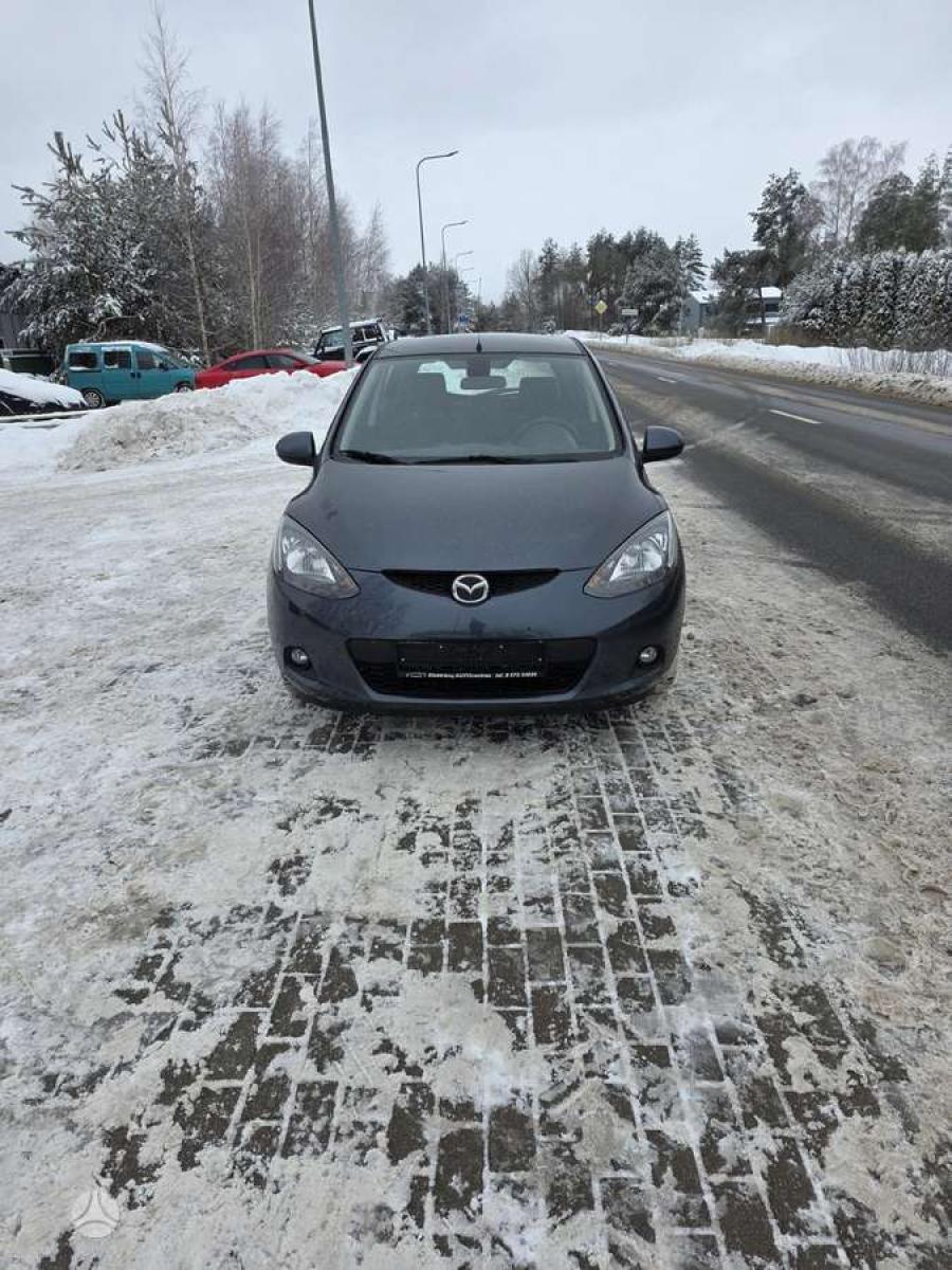 Blue Mazda 2 2010 in Elektrenai, with an engine capacity of 1.35 L and mileage of 320 thousand km for 2150 €, photo 1 on AUTOMOTO.COM.LV