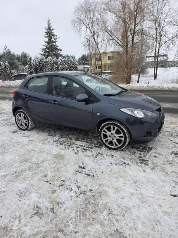 Zils Mazda 2 2010 Elektrėnai, ar dzinēja tilpumu 1.35 L un nobraukumu 320 tūkst. km par 2150 €, foto 2 vietnē AUTOMOTO.COM.LV