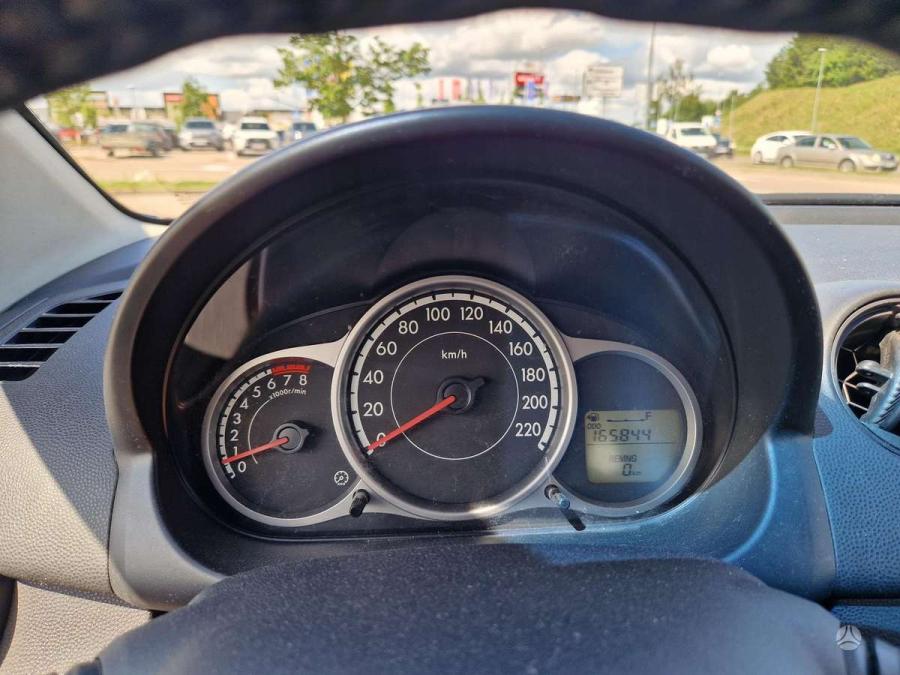 Blue Mazda 2 2010 in Vilnius, with an engine capacity of 1.35 L and mileage of 166 thousand km for 1470 €, photo 10 on AUTOMOTO.COM.LV
