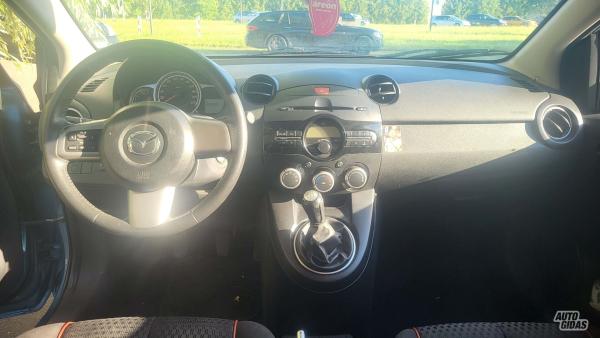 Zils Mazda 2 2011 Panevēža, ar dzinēja tilpumu 1.30 L un nobraukumu 185 tūkst. km par 2499 €, foto 5 vietnē AUTOMOTO.COM.LV
