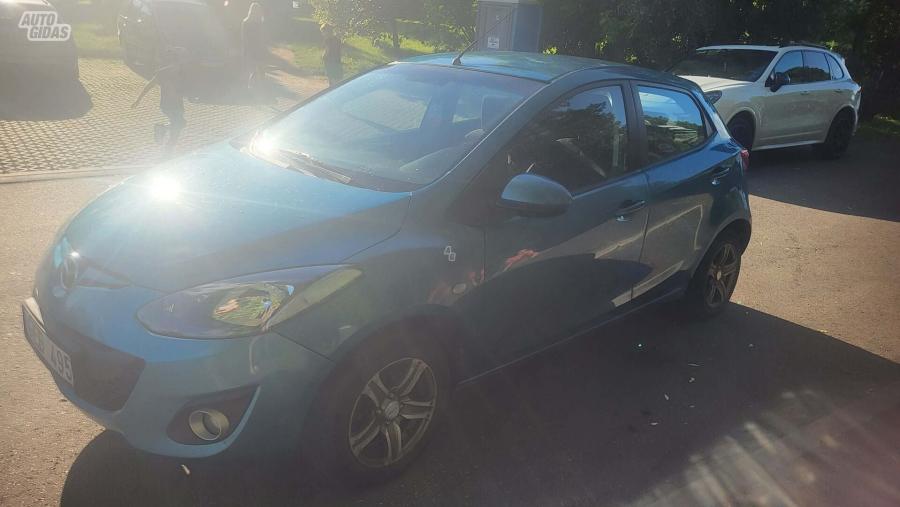 Zils Mazda 2 2011 Panevēža, ar dzinēja tilpumu 1.30 L un nobraukumu 185 tūkst. km par 2499 €, foto 4 vietnē AUTOMOTO.COM.LV