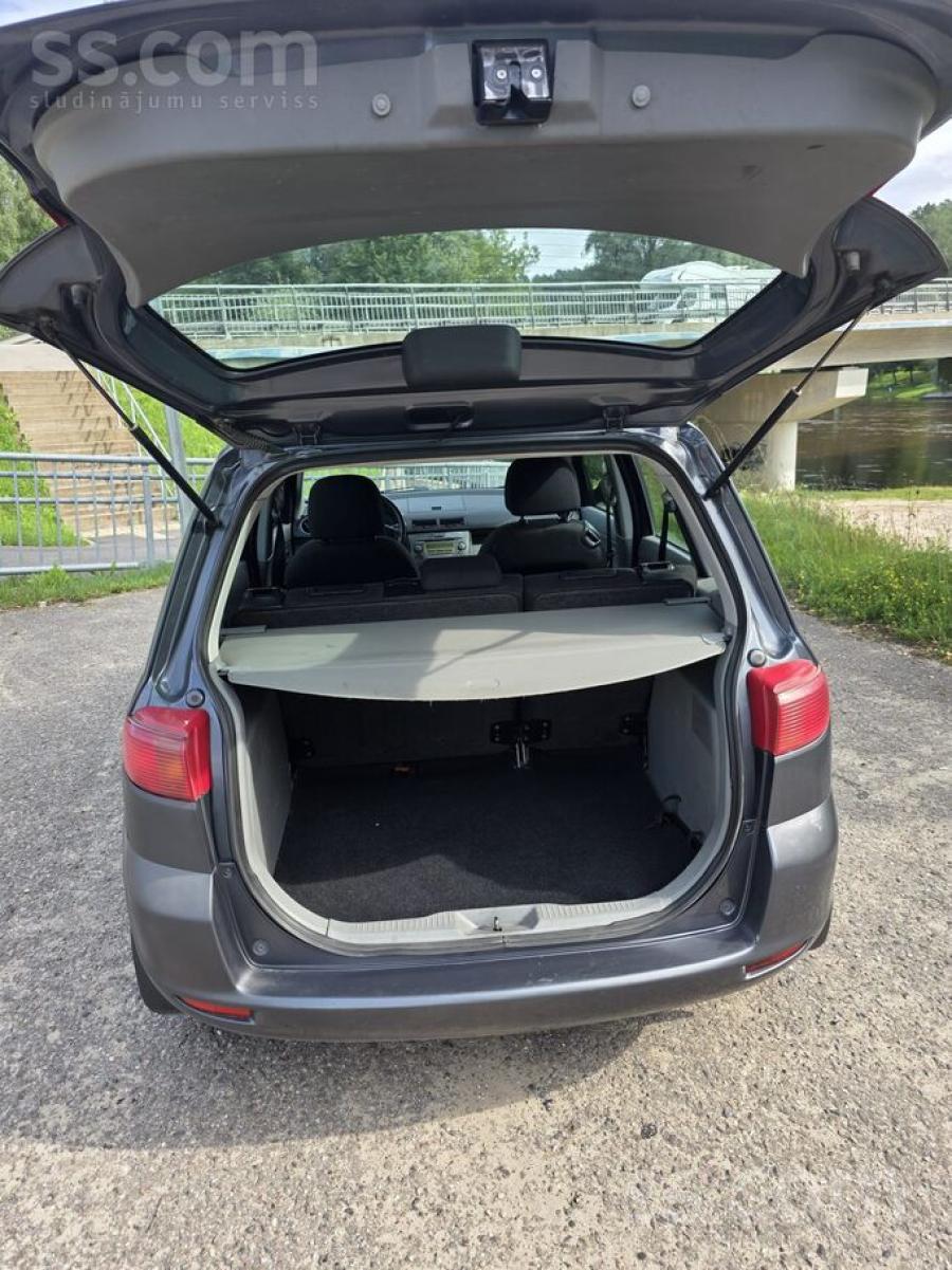 Zils Mazda 2 2005 Rīga, ar dzinēja tilpumu 1.40 L un nobraukumu 190 tūkst. km par 300 €, foto 4 vietnē AUTOMOTO.COM.LV