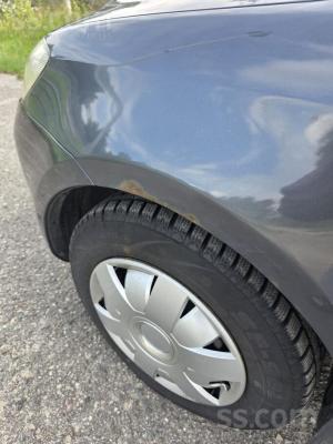 Zils Mazda 2 2005 Rīga, ar dzinēja tilpumu 1.40 L un nobraukumu 190 tūkst. km par 300 €, foto 7 vietnē AUTOMOTO.COM.LV