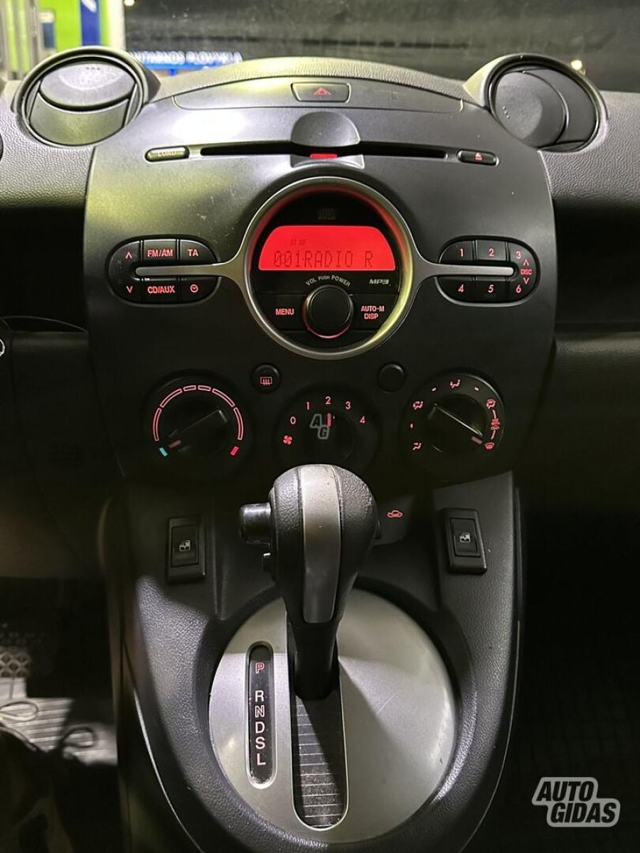 Brūns Mazda 2 2010 Viļņa, ar dzinēja tilpumu 1.50 L un nobraukumu 126 tūkst. km par 1375 €, foto 9 vietnē AUTOMOTO.COM.LV