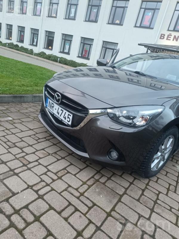 Brown Mazda 2 2016 in Dobele, with an engine capacity of 1.50 L and mileage of 91 thousand km for 10000 €, photo 3 on AUTOMOTO.COM.LV