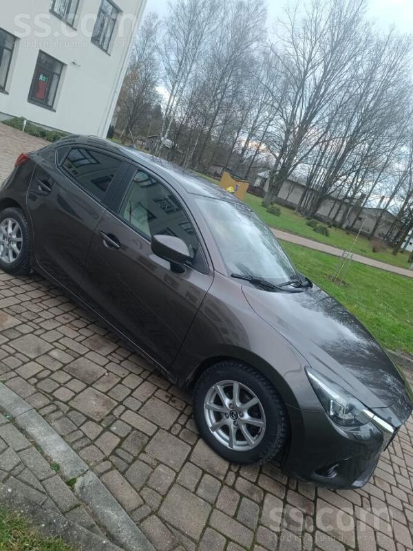 Brown Mazda 2 2016 in Dobele, with an engine capacity of 1.50 L and mileage of 91 thousand km for 10000 €, photo 10 on AUTOMOTO.COM.LV