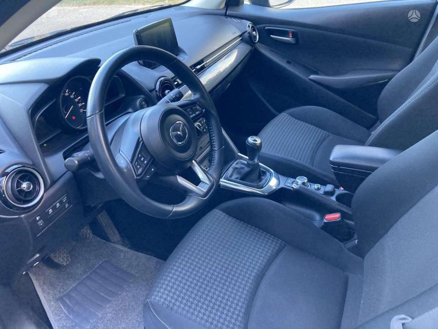 Brūns Mazda 2 2017 Viļņa, ar dzinēja tilpumu 1.50 L un nobraukumu 229 tūkst. km par 7000 €, foto 4 vietnē AUTOMOTO.COM.LV