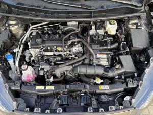 Brown Mazda 2 2022 in Vilnius, with an engine capacity of 1.49 L and mileage of 40 thousand km for 18400 €, photo 19 on AUTOMOTO.COM.LV