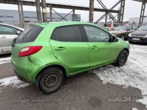Green Mazda 2 2007 in Tallinn, with an engine capacity of 1.30 L and mileage of 262 thousand km for 799 €, photo 3 on AUTOMOTO.COM.LV