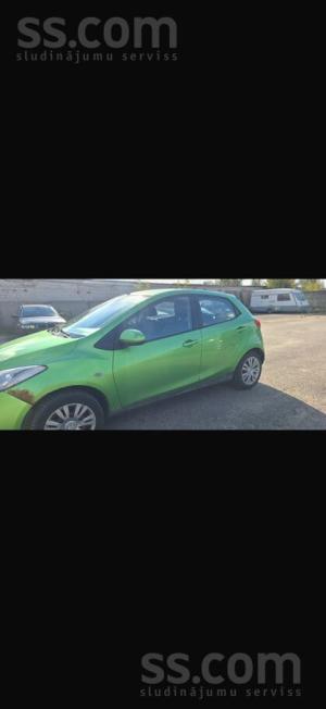 Zaļš Mazda 2 2007 Talsi, ar dzinēja tilpumu 1.40 L un nobraukumu 215 tūkst. km par 1500 €, foto 3 vietnē AUTOMOTO.COM.LV