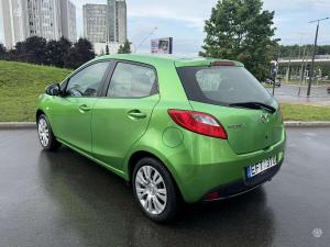 Green Mazda 2 2009 in Vilnius, with an engine capacity of 1.35 L and mileage of 176 thousand km for 1100 €, photo 4 on AUTOMOTO.COM.LV