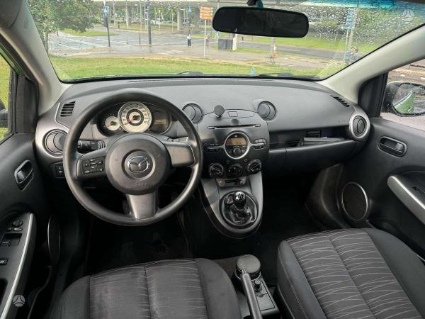 Zaļš Mazda 2 2009 Viļņa, ar dzinēja tilpumu 1.35 L un nobraukumu 176 tūkst. km par 1100 €, foto 6 vietnē AUTOMOTO.COM.LV