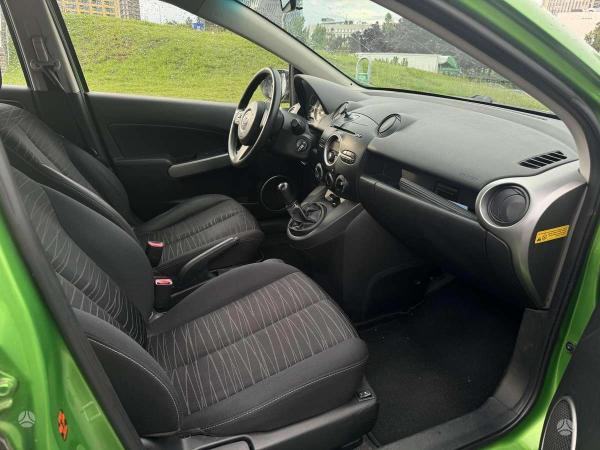 Zaļš Mazda 2 2009 Viļņa, ar dzinēja tilpumu 1.35 L un nobraukumu 176 tūkst. km par 1100 €, foto 7 vietnē AUTOMOTO.COM.LV