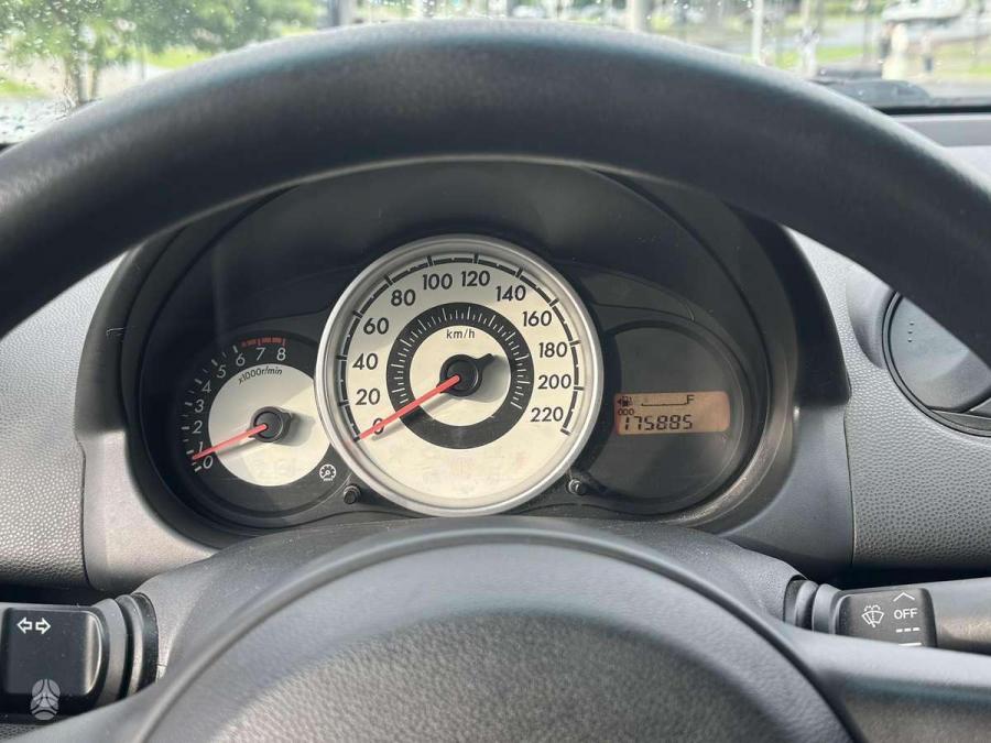 Green Mazda 2 2009 in Vilnius, with an engine capacity of 1.35 L and mileage of 176 thousand km for 1100 €, photo 11 on AUTOMOTO.COM.LV