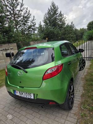 Green Mazda 2 2010 in Vilnius, with an engine capacity of 1.35 L and mileage of 139 thousand km for 1950 €, photo 5 on AUTOMOTO.COM.LV