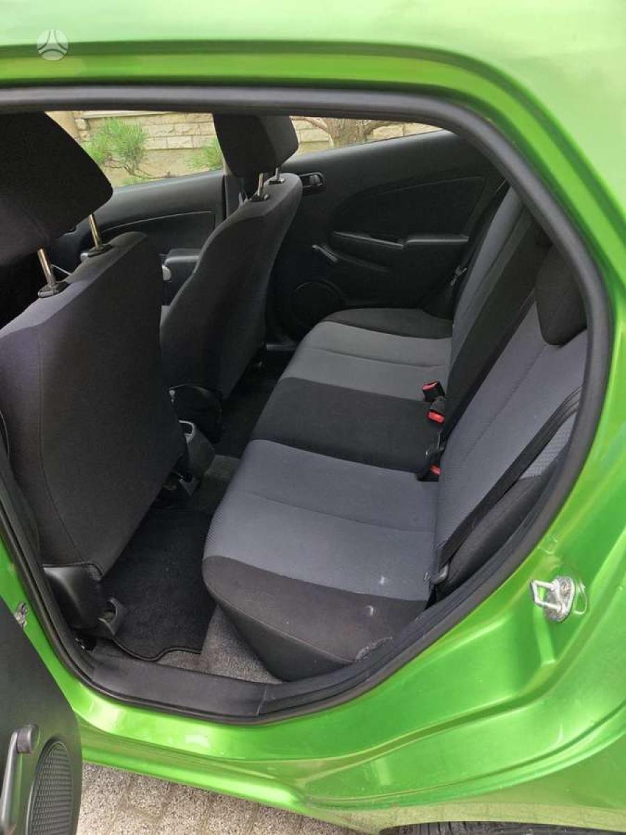 Green Mazda 2 2010 in Vilnius, with an engine capacity of 1.35 L and mileage of 139 thousand km for 1950 €, photo 10 on AUTOMOTO.COM.LV