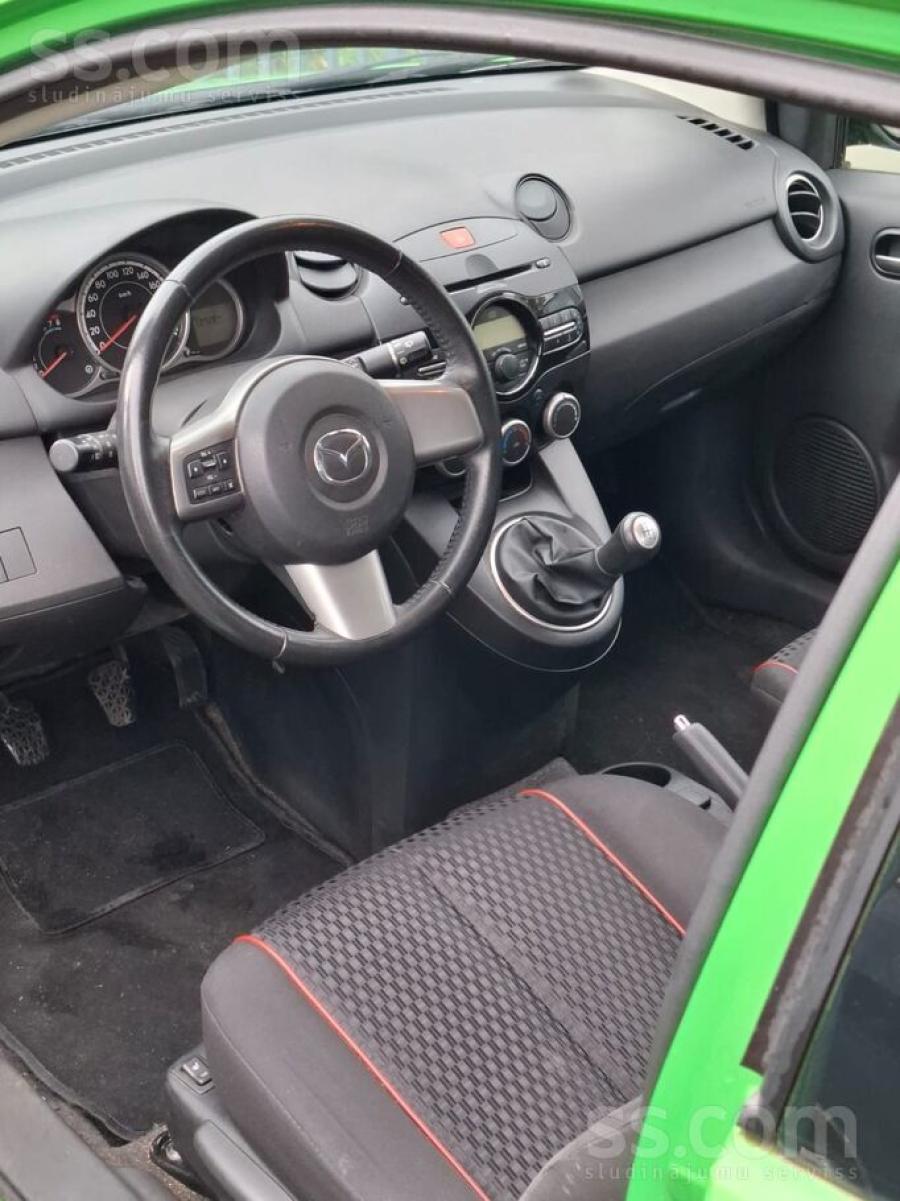 Zaļš Mazda 2 2012 Valmiera, ar dzinēja tilpumu 1.40 L un nobraukumu 137 tūkst. km par 4350 €, foto 6 vietnē AUTOMOTO.COM.LV