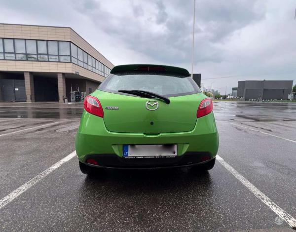 Green Mazda 2 2013 in Vilnius, with an engine capacity of 1.56 L and mileage of 260 thousand km for 3290 €, photo 10 on AUTOMOTO.COM.LV