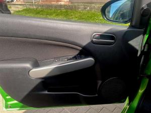Green Mazda 2 2013 in Vilnius, with an engine capacity of 1.56 L and mileage of 260 thousand km for 3290 €, photo 22 on AUTOMOTO.COM.LV