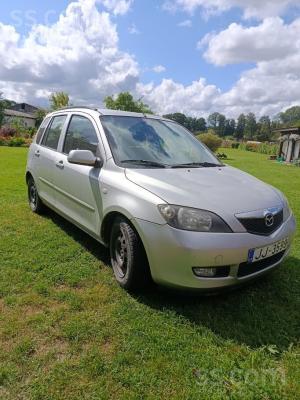 Pelēks Mazda 2 2003 Kuldīga, ar dzinēja tilpumu 1.40 L un nobraukumu 268 tūkst. km par 1200 €, foto 3 vietnē AUTOMOTO.COM.LV