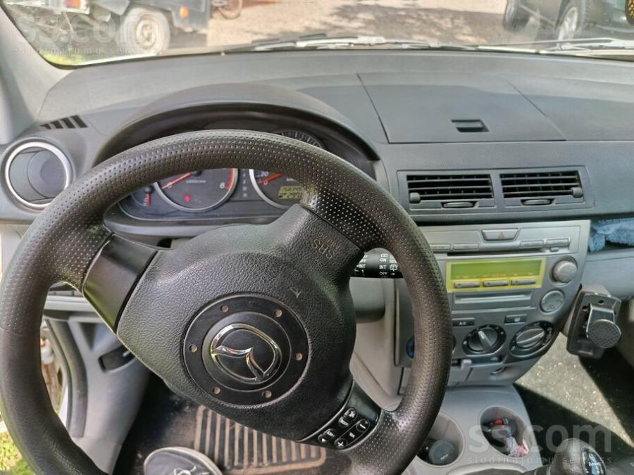 Pelēks Mazda 2 2003 Kuldīga, ar dzinēja tilpumu 1.40 L un nobraukumu 268 tūkst. km par 1200 €, foto 6 vietnē AUTOMOTO.COM.LV