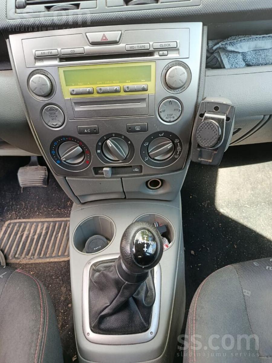 Pelēks Mazda 2 2003 Kuldīga, ar dzinēja tilpumu 1.40 L un nobraukumu 268 tūkst. km par 1200 €, foto 8 vietnē AUTOMOTO.COM.LV