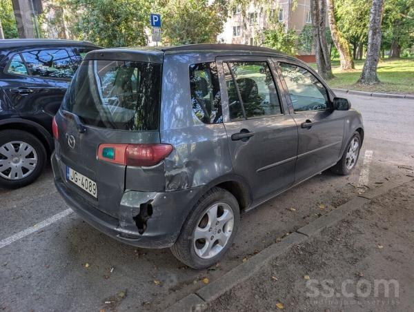 Pelēks Mazda 2 2003 Rīga, ar dzinēja tilpumu 1.40 L un nobraukumu 203 tūkst. km par 400 €, foto 4 vietnē AUTOMOTO.COM.LV