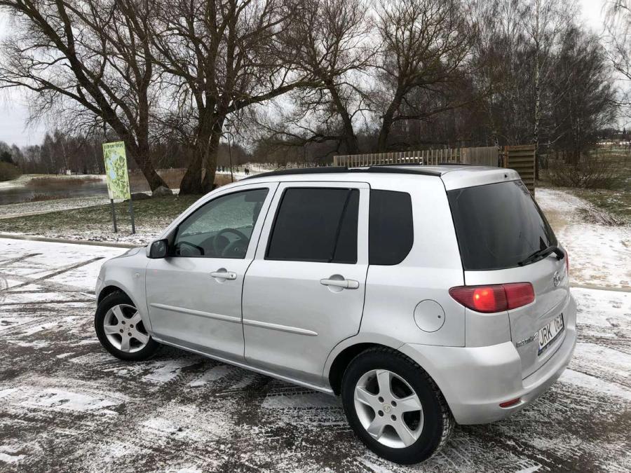 Pelēks Mazda 2 2004 Radviliškis, ar dzinēja tilpumu 1.39 L un nobraukumu 220 tūkst. km par 1350 €, foto 3 vietnē AUTOMOTO.COM.LV