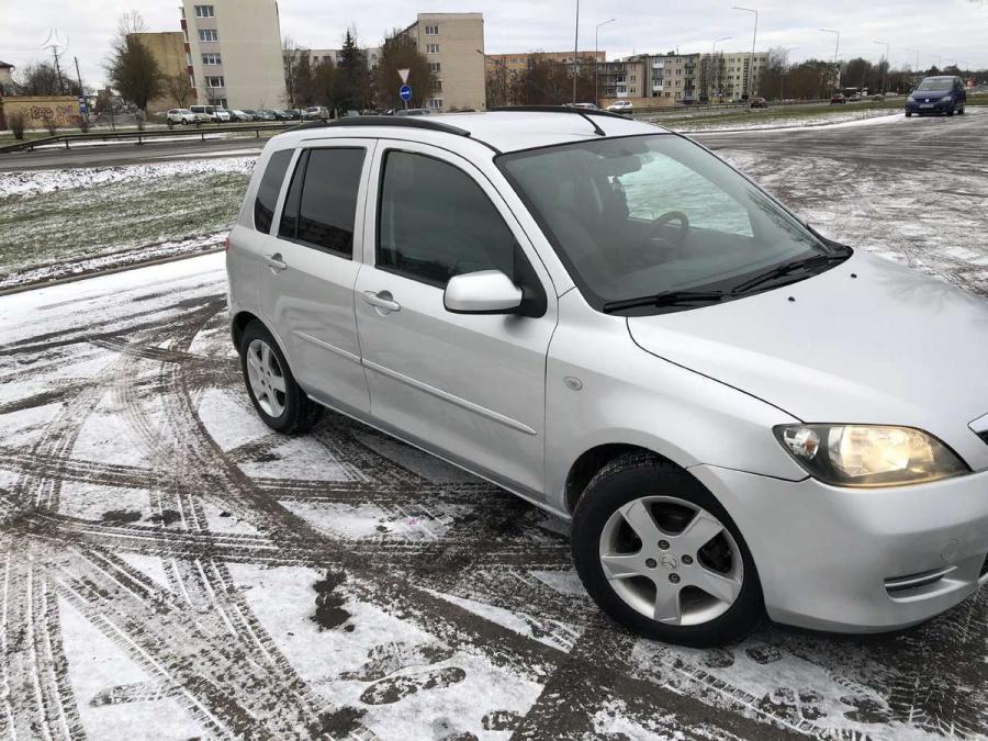 Pelēks Mazda 2 2004 Radviliškis, ar dzinēja tilpumu 1.39 L un nobraukumu 220 tūkst. km par 1350 €, foto 5 vietnē AUTOMOTO.COM.LV