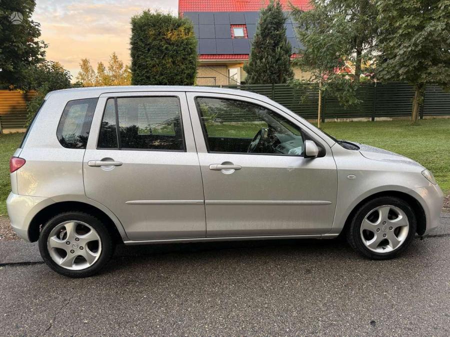 Grey Mazda 2 2004 in Vilnius, with an engine capacity of 1.40 L and mileage of 250 thousand km for 1650 €, photo 5 on AUTOMOTO.COM.LV