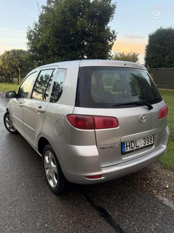 Grey Mazda 2 2004 in Vilnius, with an engine capacity of 1.40 L and mileage of 250 thousand km for 1650 €, photo 5 on AUTOMOTO.COM.LV